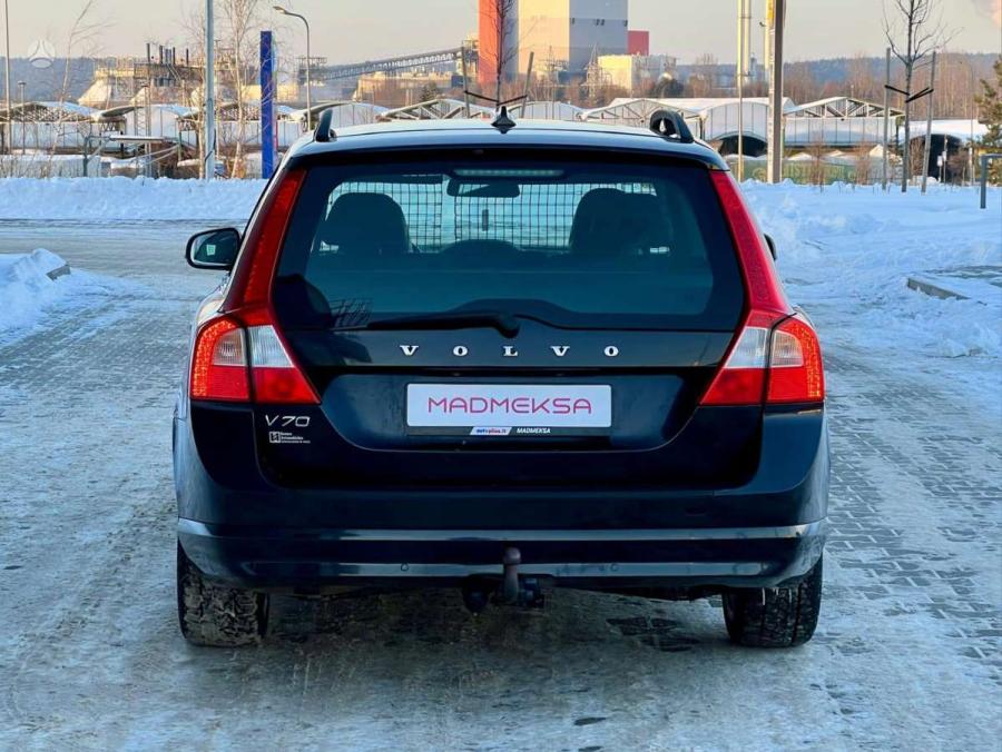 Black Volvo V70 2013 in Vilnius, with an engine capacity of 1.98 L and mileage of 311 thousand km for 5290 €, photo 6 on AUTOMOTO.COM.LV
