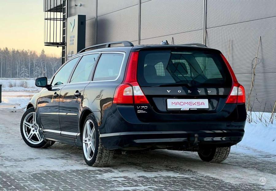 Black Volvo V70 2013 in Vilnius, with an engine capacity of 1.98 L and mileage of 311 thousand km for 5290 €, photo 18 on AUTOMOTO.COM.LV