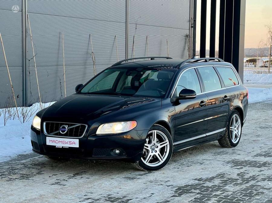 Black Volvo V70 2013 in Vilnius, with an engine capacity of 1.98 L and mileage of 311 thousand km for 5290 €, photo 19 on AUTOMOTO.COM.LV