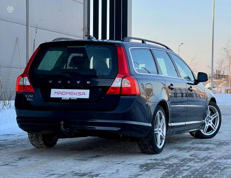 Black Volvo V70 2013 in Vilnius, with an engine capacity of 1.98 L and mileage of 311 thousand km for 5290 €, photo 20 on AUTOMOTO.COM.LV