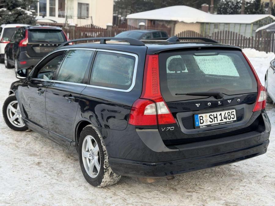 Black Volvo V70 2013 in Utena, with an engine capacity of 1.98 L and mileage of 289 thousand km for 4290 €, photo 4 on AUTOMOTO.COM.LV