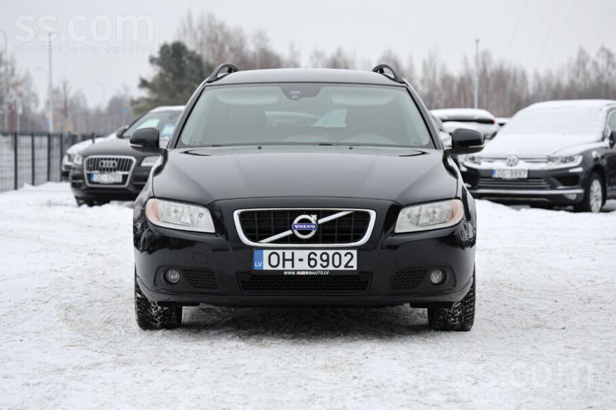 Black Volvo V70 2013 in Jelgava, with an engine capacity of 2.00 L and mileage of 0 thousand km for 6500 €, photo 2 on AUTOMOTO.COM.LV