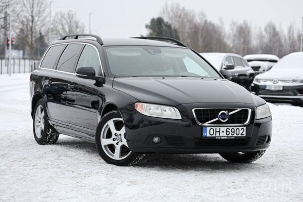 Black Volvo V70 2013 in Jelgava, with an engine capacity of 2.00 L and mileage of 0 thousand km for 6500 €, photo 3 on AUTOMOTO.COM.LV