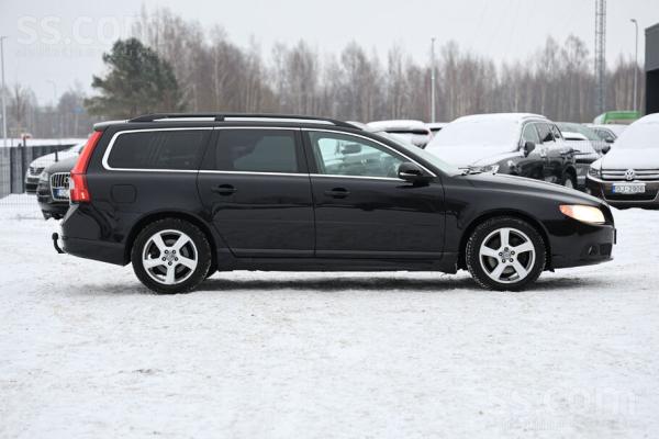 Black Volvo V70 2013 in Jelgava, with an engine capacity of 2.00 L and mileage of 0 thousand km for 6500 €, photo 4 on AUTOMOTO.COM.LV