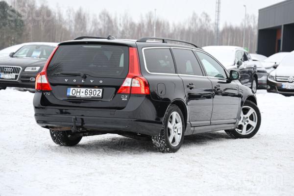 Black Volvo V70 2013 in Jelgava, with an engine capacity of 2.00 L and mileage of 0 thousand km for 6500 €, photo 5 on AUTOMOTO.COM.LV
