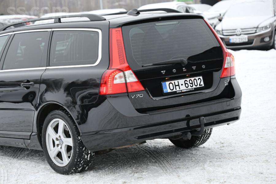 Black Volvo V70 2013 in Jelgava, with an engine capacity of 2.00 L and mileage of 0 thousand km for 6500 €, photo 8 on AUTOMOTO.COM.LV