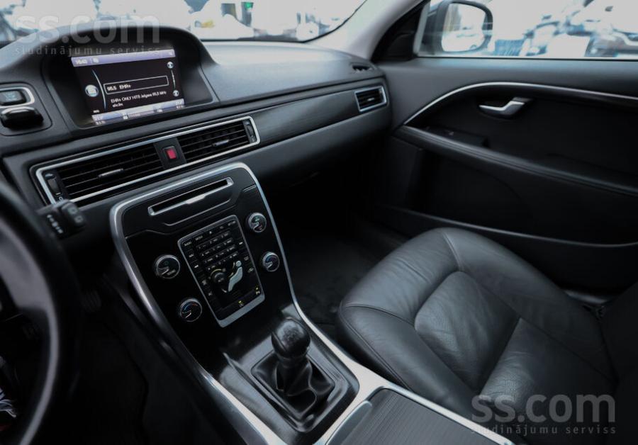 Black Volvo V70 2013 in Jelgava, with an engine capacity of 2.00 L and mileage of 0 thousand km for 6500 €, photo 20 on AUTOMOTO.COM.LV