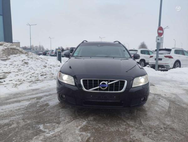 Black Volvo V70 2013 in Siauliai, with an engine capacity of 1.98 L and mileage of 220 thousand km for 6900 €, photo 1 on AUTOMOTO.COM.LV