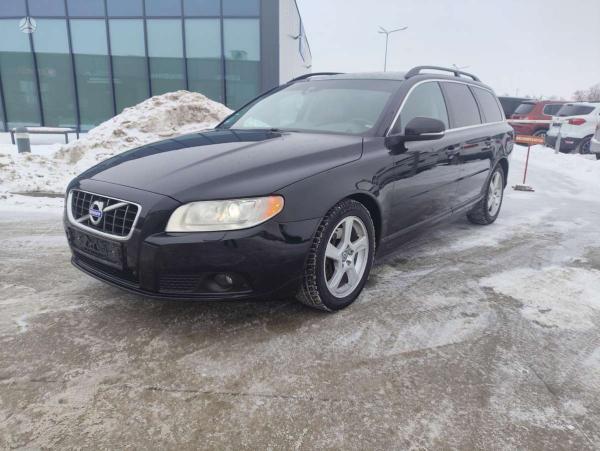 Black Volvo V70 2013 in Siauliai, with an engine capacity of 1.98 L and mileage of 220 thousand km for 6900 €, photo 2 on AUTOMOTO.COM.LV