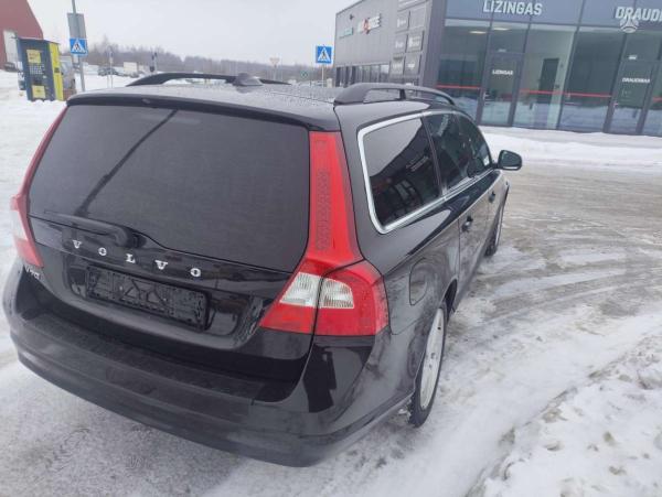 Black Volvo V70 2013 in Siauliai, with an engine capacity of 1.98 L and mileage of 220 thousand km for 6900 €, photo 7 on AUTOMOTO.COM.LV