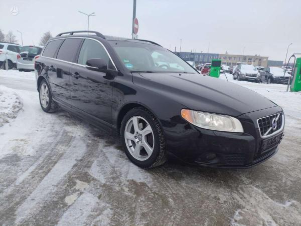 Black Volvo V70 2013 in Siauliai, with an engine capacity of 1.98 L and mileage of 220 thousand km for 6900 €, photo 8 on AUTOMOTO.COM.LV