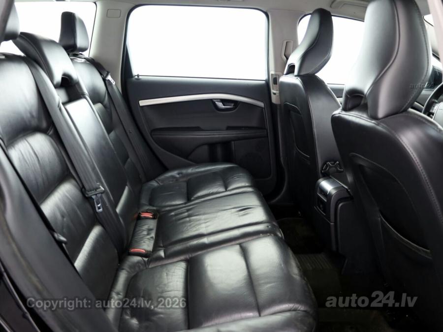 Melns Volvo V70 2013 Tallina, ar dzinēja tilpumu 2.00 L un nobraukumu 322 tūkst. km par 2499 €, foto 7 vietnē AUTOMOTO.COM.LV
