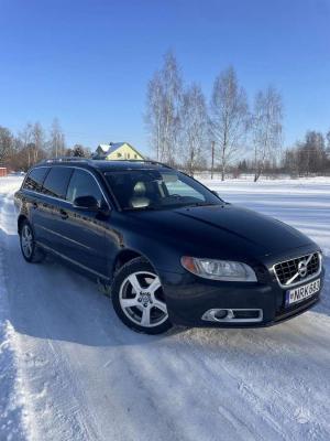 Black Volvo V70 2013 in Vilnius, with an engine capacity of 2.00 L and mileage of 291 thousand km for 6150 €, photo  on AUTOMOTO.COM.LV