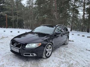 Black Volvo V70 2013 in Raseiniai, with an engine capacity of 2.00 L and mileage of 292 thousand km for 6650 €, photo  on AUTOMOTO.COM.LV