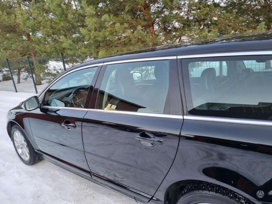 Melns Volvo V70 2013 Kauņa, ar dzinēja tilpumu 2.00 L un nobraukumu 273 tūkst. km par 6190 €, foto 5 vietnē AUTOMOTO.COM.LV