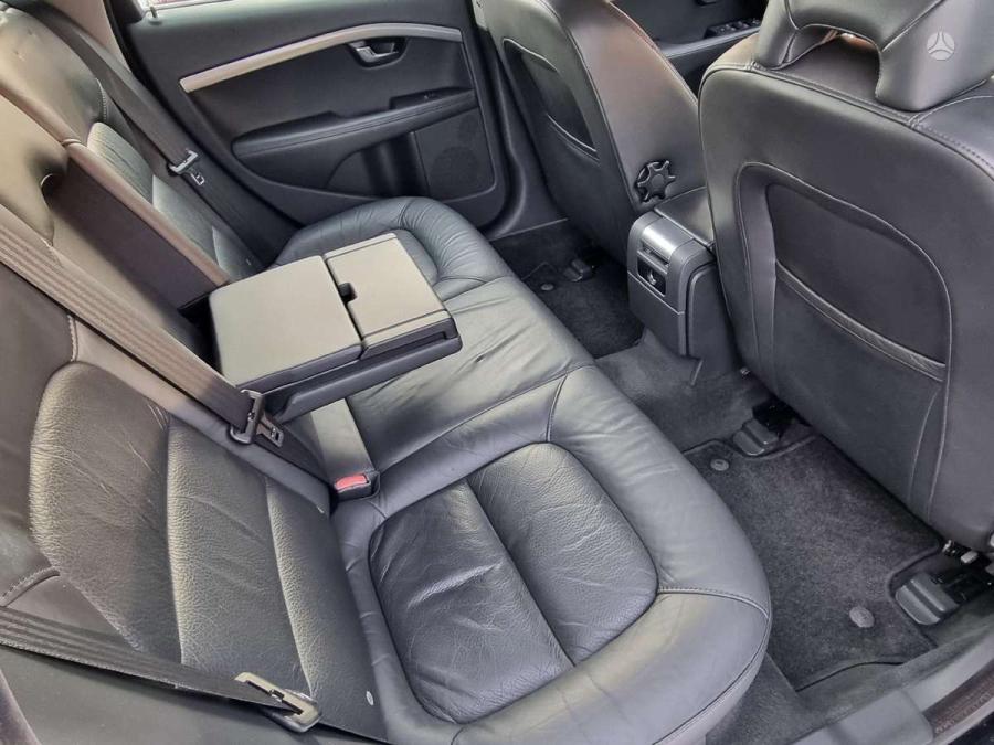 Melns Volvo V70 2013 Kauņa, ar dzinēja tilpumu 2.00 L un nobraukumu 273 tūkst. km par 6190 €, foto 32 vietnē AUTOMOTO.COM.LV