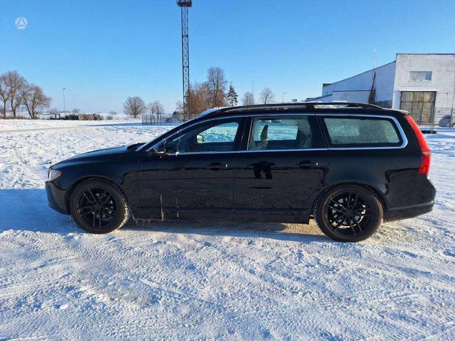 Melns Volvo V70 2013 Marijampole, ar dzinēja tilpumu 1.56 L un nobraukumu 275 tūkst. km par 3450 €, foto 4 vietnē AUTOMOTO.COM.LV