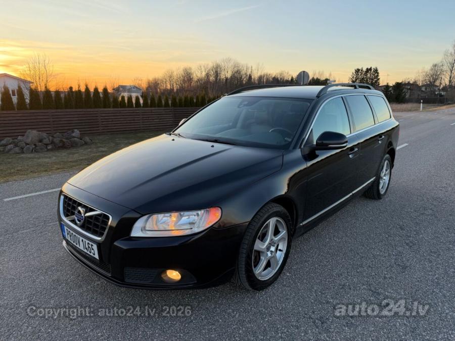Black Volvo V70 2013 in Tallinn, with an engine capacity of 2.00 L and mileage of 261 thousand km for 7390 €, photo 1 on AUTOMOTO.COM.LV