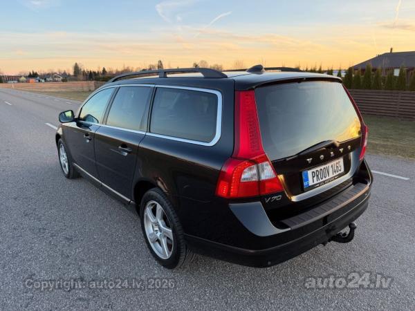Melns Volvo V70 2013 Tallina, ar dzinēja tilpumu 2.00 L un nobraukumu 261 tūkst. km par 7390 €, foto 2 vietnē AUTOMOTO.COM.LV