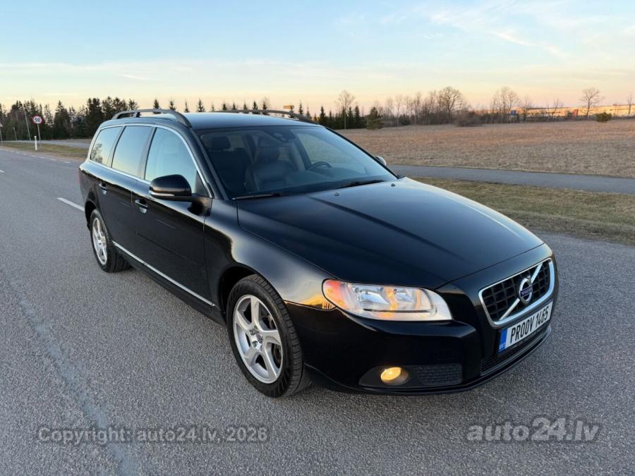 Black Volvo V70 2013 in Tallinn, with an engine capacity of 2.00 L and mileage of 261 thousand km for 7390 €, photo 3 on AUTOMOTO.COM.LV