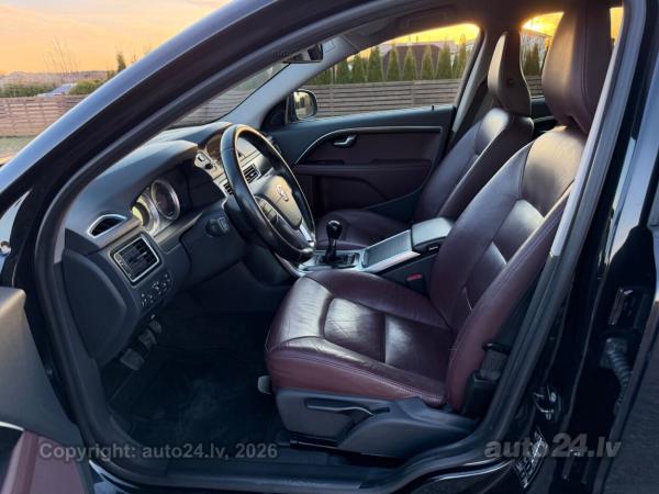 Melns Volvo V70 2013 Tallina, ar dzinēja tilpumu 2.00 L un nobraukumu 261 tūkst. km par 7390 €, foto 7 vietnē AUTOMOTO.COM.LV