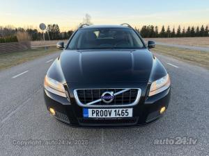 Black Volvo V70 2013 in Tallinn, with an engine capacity of 2.00 L and mileage of 261 thousand km for 7390 €, photo 9 on AUTOMOTO.COM.LV