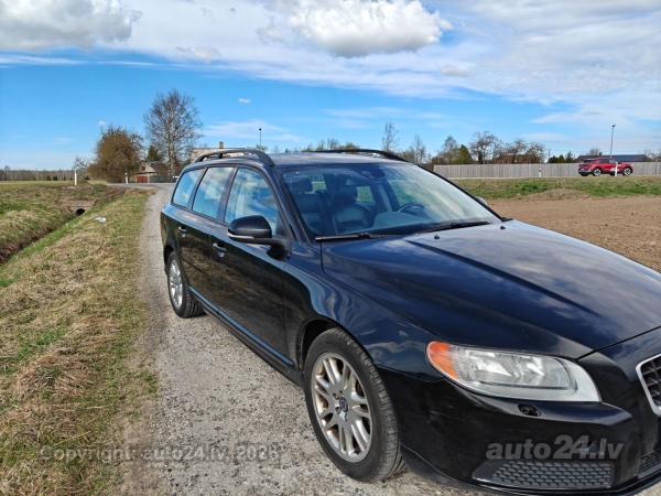 Melns Volvo V70 2013 Tallina, ar dzinēja tilpumu 2.00 L un nobraukumu 247 tūkst. km par 5900 €, foto 4 vietnē AUTOMOTO.COM.LV