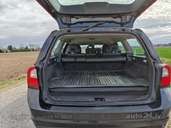 Melns Volvo V70 2013 Tallina, ar dzinēja tilpumu 2.00 L un nobraukumu 247 tūkst. km par 5900 €, foto 7 vietnē AUTOMOTO.COM.LV