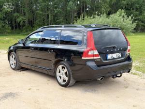Black Volvo V70 2013 in Vilnius, with an engine capacity of 2.00 L and mileage of 320 thousand km for 4100 €, photo 5 on AUTOMOTO.COM.LV