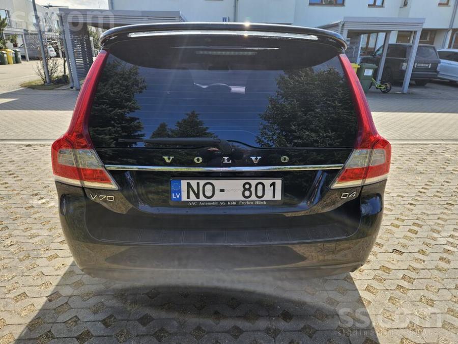 Black Volvo V70 2013 in Jurmala, with an engine capacity of 2.00 L and mileage of 0 thousand km for 5999 €, photo 6 on AUTOMOTO.COM.LV