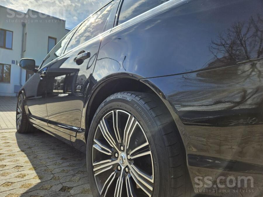 Black Volvo V70 2013 in Jurmala, with an engine capacity of 2.00 L and mileage of 0 thousand km for 5999 €, photo 8 on AUTOMOTO.COM.LV