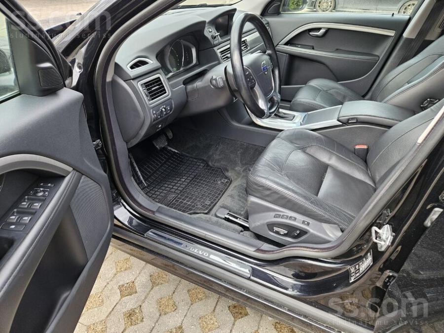 Black Volvo V70 2013 in Jurmala, with an engine capacity of 2.00 L and mileage of 0 thousand km for 5999 €, photo 12 on AUTOMOTO.COM.LV
