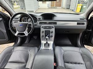Black Volvo V70 2013 in Jurmala, with an engine capacity of 2.00 L and mileage of 0 thousand km for 5999 €, photo 13 on AUTOMOTO.COM.LV