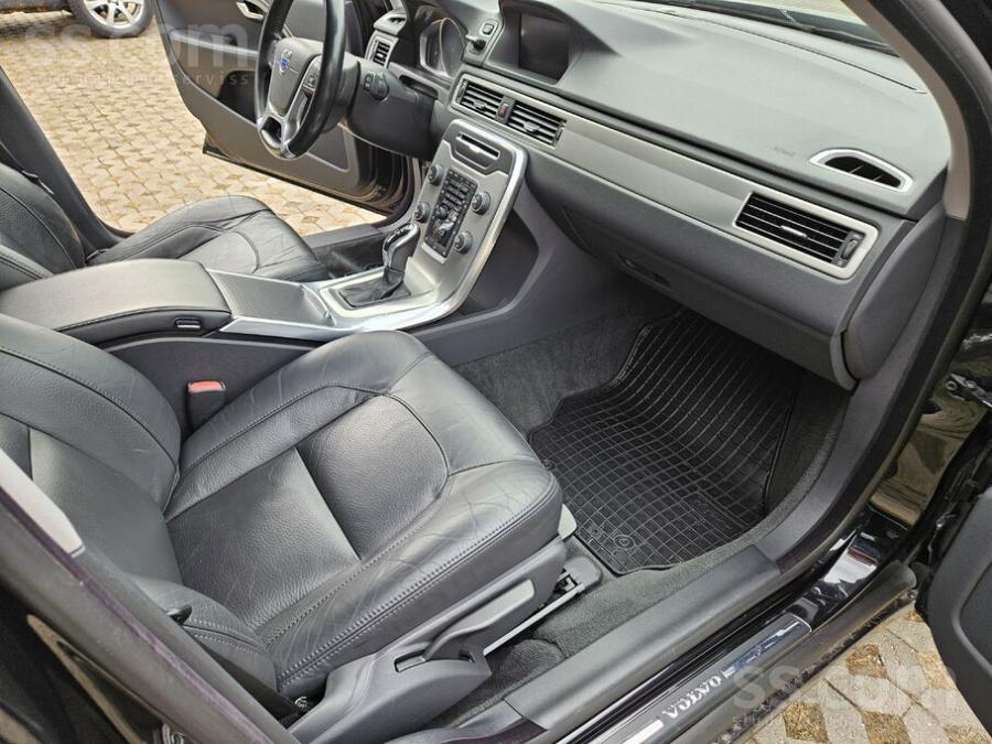 Black Volvo V70 2013 in Jurmala, with an engine capacity of 2.00 L and mileage of 0 thousand km for 5999 €, photo 14 on AUTOMOTO.COM.LV