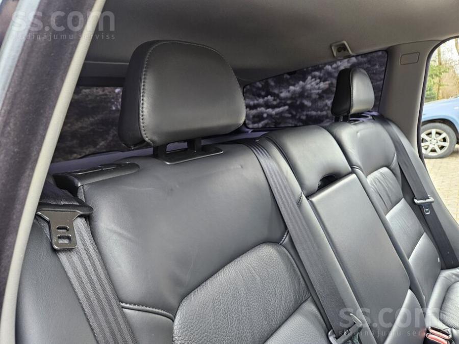 Black Volvo V70 2013 in Jurmala, with an engine capacity of 2.00 L and mileage of 0 thousand km for 5999 €, photo 17 on AUTOMOTO.COM.LV