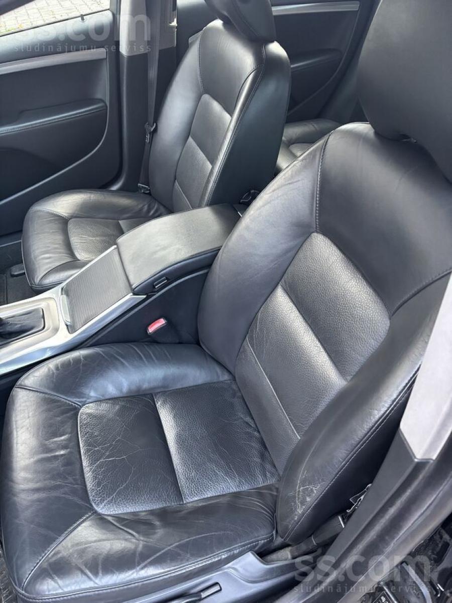 Melns Volvo V70 2013 Jelgava, ar dzinēja tilpumu 2.00 L un nobraukumu 0 tūkst. km par 5599 €, foto 10 vietnē AUTOMOTO.COM.LV
