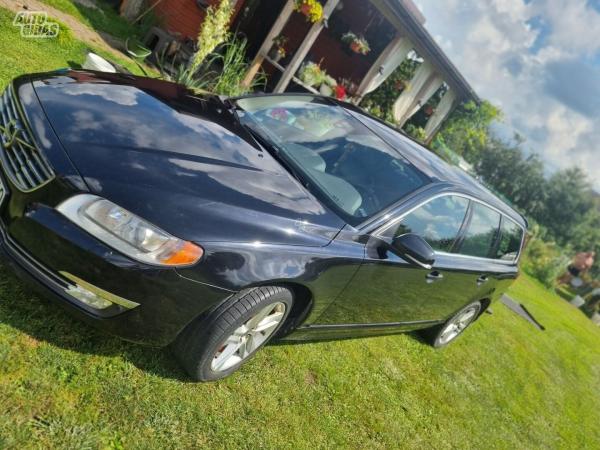 Black Volvo V70 2013 in Ukmerge, with an engine capacity of 2.00 L and mileage of 305 thousand km for 7000 €, photo 4 on AUTOMOTO.COM.LV