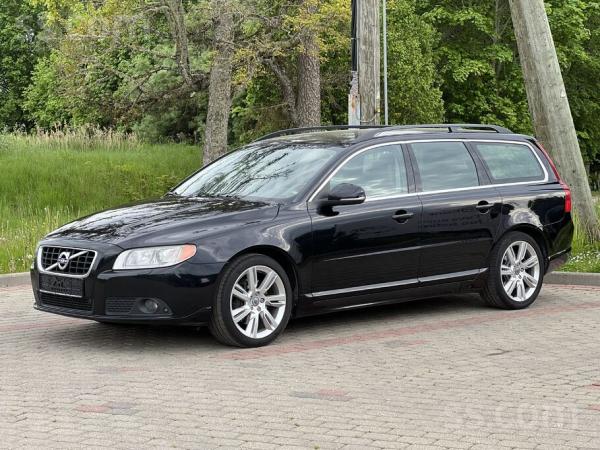 Black Volvo V70 2013 in Cesis, with an engine capacity of 2.40 L and mileage of 290 thousand km for 7800 €, photo 2 on AUTOMOTO.COM.LV