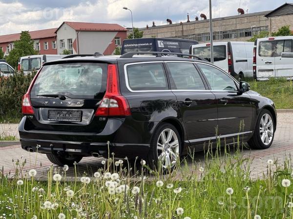 Black Volvo V70 2013 in Cesis, with an engine capacity of 2.40 L and mileage of 290 thousand km for 7800 €, photo 3 on AUTOMOTO.COM.LV