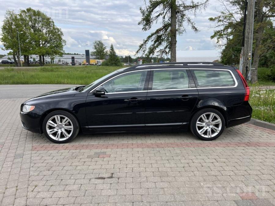 Melns Volvo V70 2013 Cēsis, ar dzinēja tilpumu 2.40 L un nobraukumu 290 tūkst. km par 7800 €, foto 8 vietnē AUTOMOTO.COM.LV