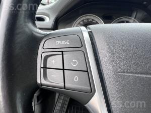 Melns Volvo V70 2013 Cēsis, ar dzinēja tilpumu 2.40 L un nobraukumu 290 tūkst. km par 7800 €, foto 19 vietnē AUTOMOTO.COM.LV