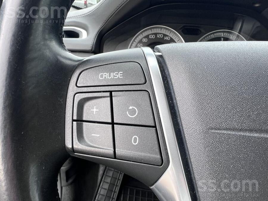Melns Volvo V70 2013 Cēsis, ar dzinēja tilpumu 2.40 L un nobraukumu 290 tūkst. km par 7800 €, foto 19 vietnē AUTOMOTO.COM.LV