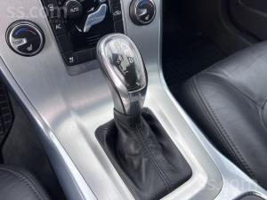 Melns Volvo V70 2013 Cēsis, ar dzinēja tilpumu 2.40 L un nobraukumu 290 tūkst. km par 7800 €, foto 21 vietnē AUTOMOTO.COM.LV