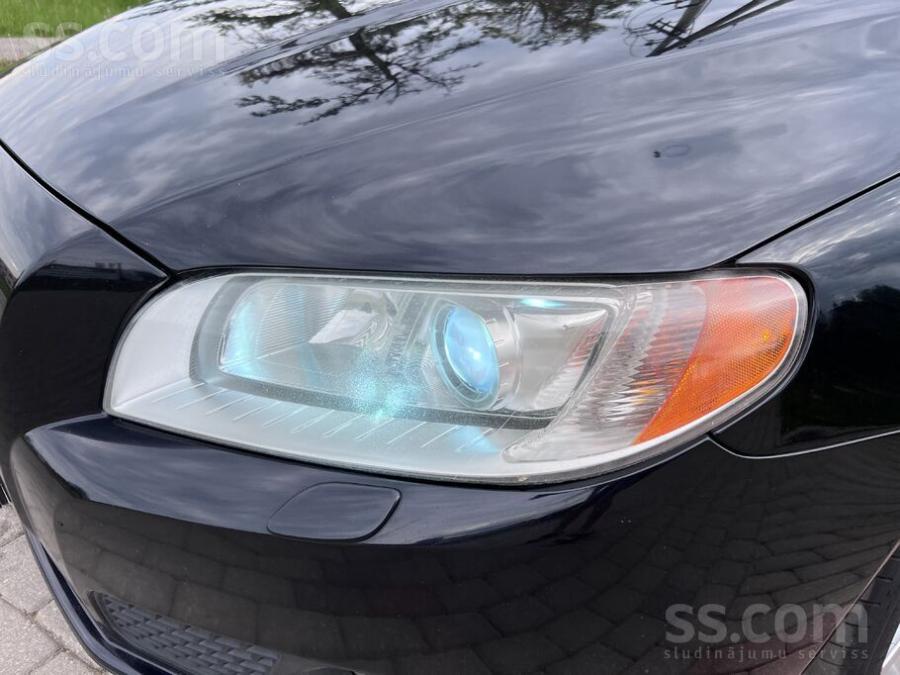 Melns Volvo V70 2013 Cēsis, ar dzinēja tilpumu 2.40 L un nobraukumu 290 tūkst. km par 7800 €, foto 26 vietnē AUTOMOTO.COM.LV