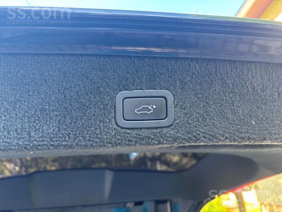Black Volvo V70 2013 in Riga, with an engine capacity of 2.00 L and mileage of 273 thousand km for 6900 €, photo 11 on AUTOMOTO.COM.LV