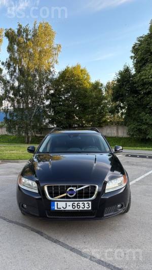 Black Volvo V70 2013 in Riga, with an engine capacity of 2.00 L and mileage of 273 thousand km for 6900 €, photo 15 on AUTOMOTO.COM.LV