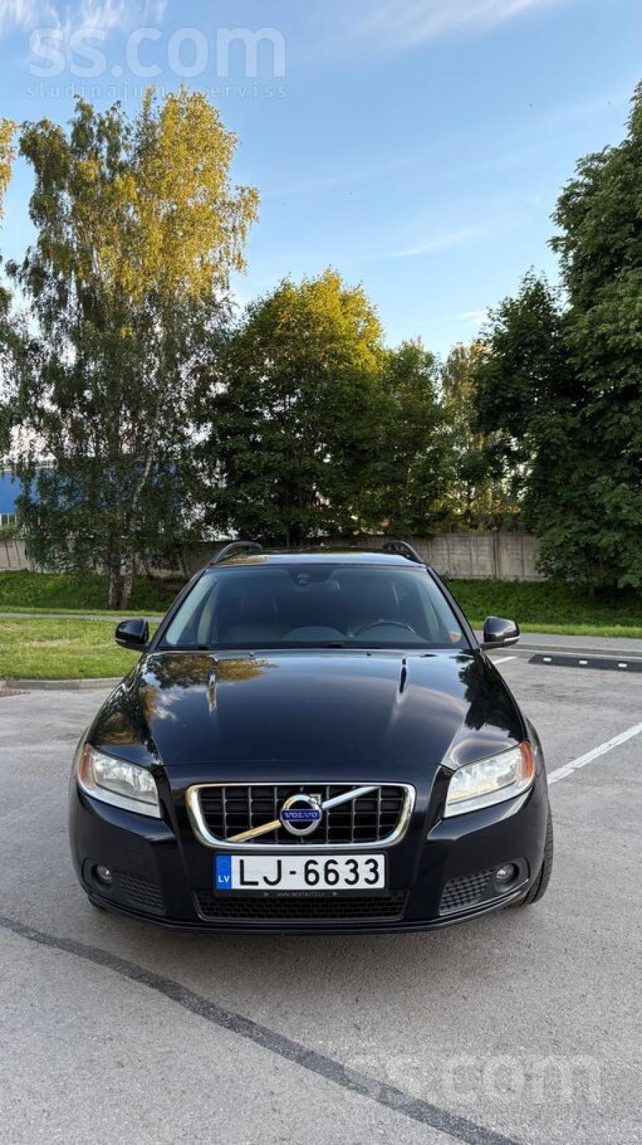 Black Volvo V70 2013 in Riga, with an engine capacity of 2.00 L and mileage of 273 thousand km for 6900 €, photo 15 on AUTOMOTO.COM.LV