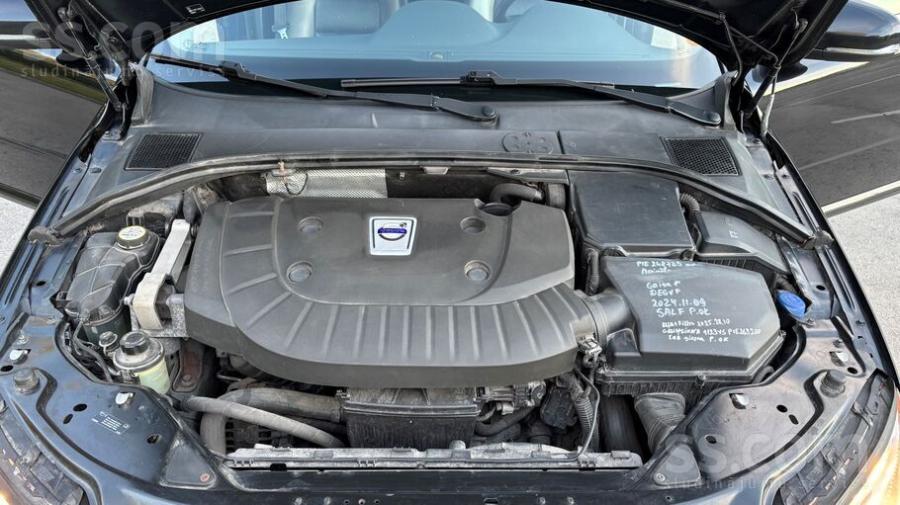 Black Volvo V70 2013 in Riga, with an engine capacity of 2.00 L and mileage of 273 thousand km for 6900 €, photo 16 on AUTOMOTO.COM.LV