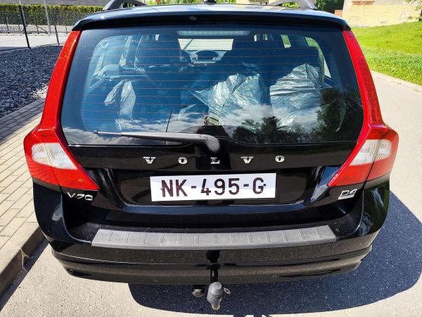 Black Volvo V70 2013 in Kaunas, with an engine capacity of 1.98 L and mileage of 290 thousand km for 5495 €, photo 5 on AUTOMOTO.COM.LV