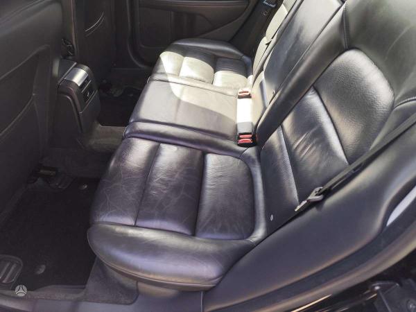 Black Volvo V70 2013 in Kaunas, with an engine capacity of 1.98 L and mileage of 290 thousand km for 5495 €, photo 10 on AUTOMOTO.COM.LV